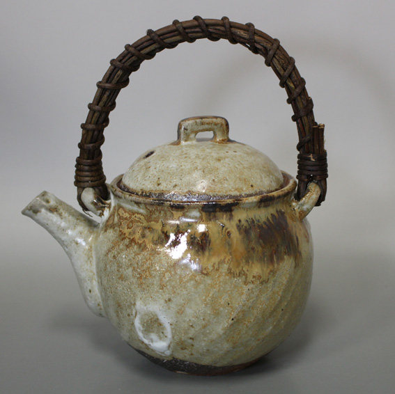 Madara Karatsu dobin teapot by Kimata Kaoru