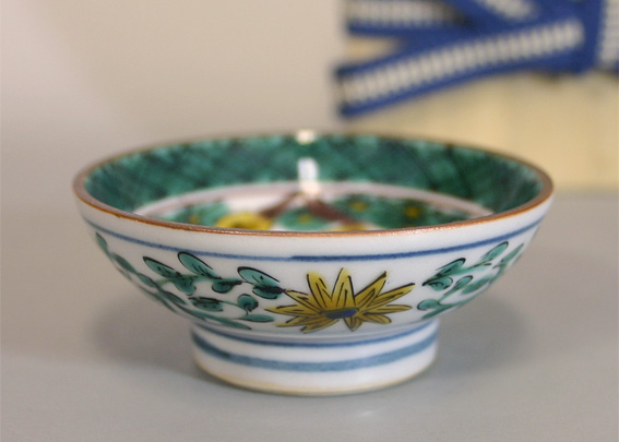 Kutani horse sakazuki (shallow sake cup) by Nakamura Shigeto