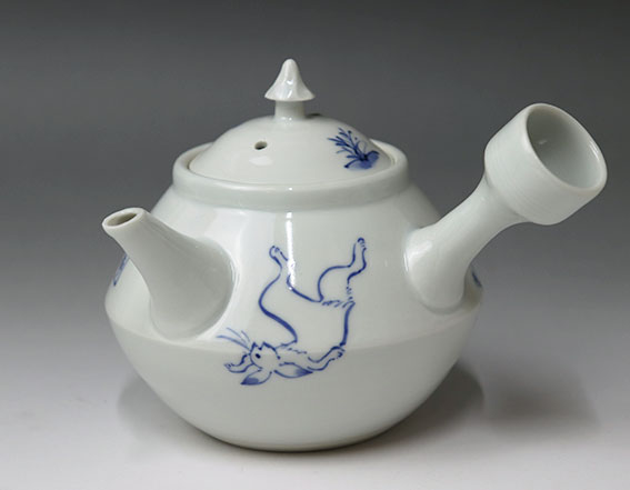 Kyoto ware-Kyoyaki handpainted teapot by Shoami