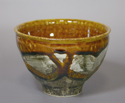 Japanese pottery - Ameyu glazed ippukuwan by Hayashi Hideki
