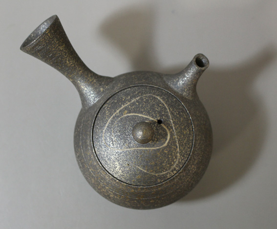 Japanese pottery - Tokoname teapots by Fujita Tokuta