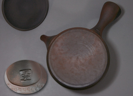Japanese Tokoname teapot by Gyokko